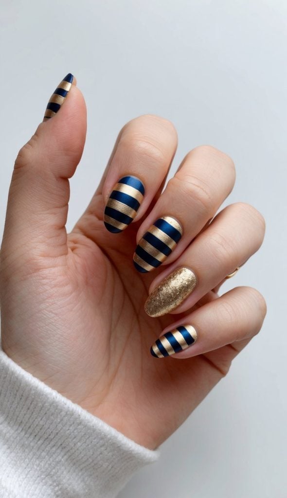 31 Metallic Nail Art Ideas: Sparkle Up Your Fingers with Shiny Designs ...